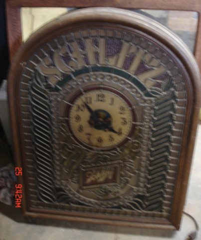 158 Schlitz Clock